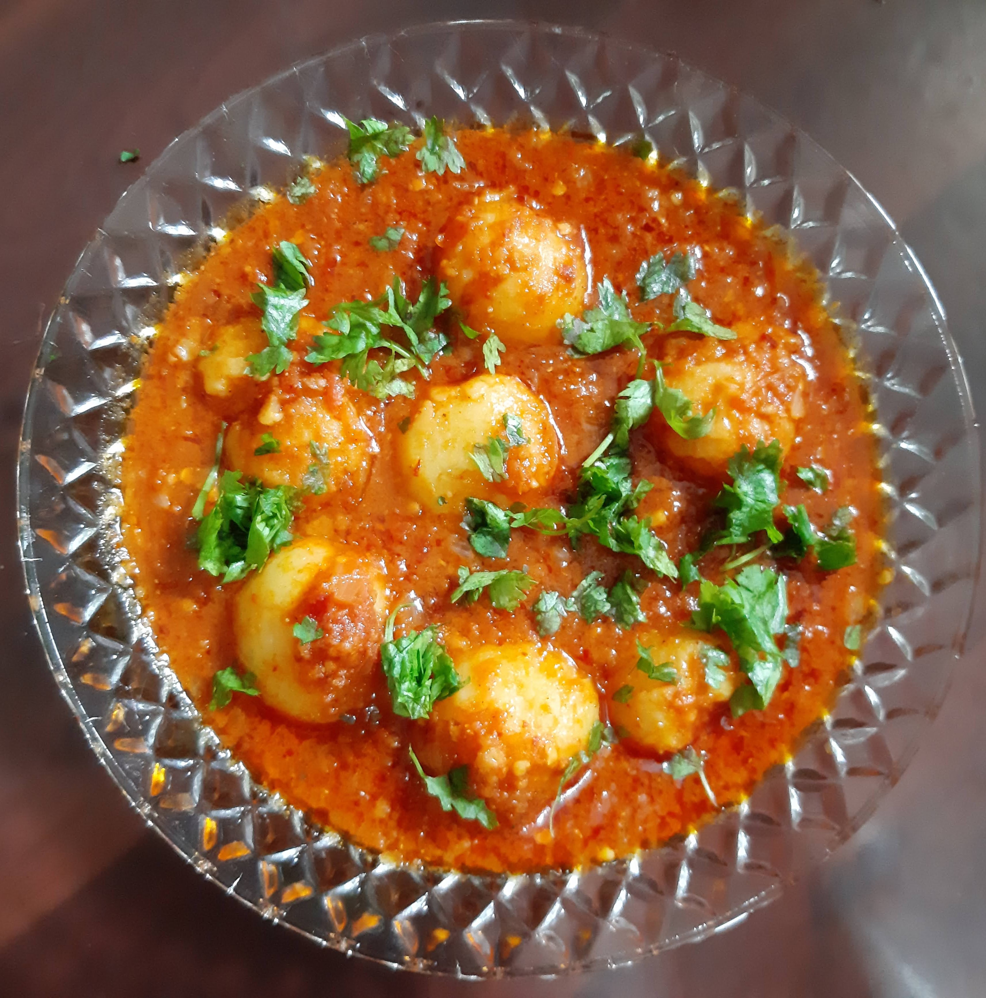 Lasaniya Batata/Garlicky Potato Curry Recipe – Tasty Munchy